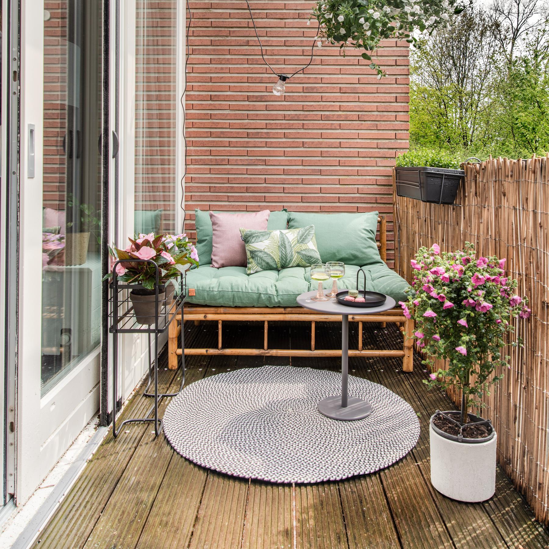 3x balkon inrichten in de tuintrends van het seizoen